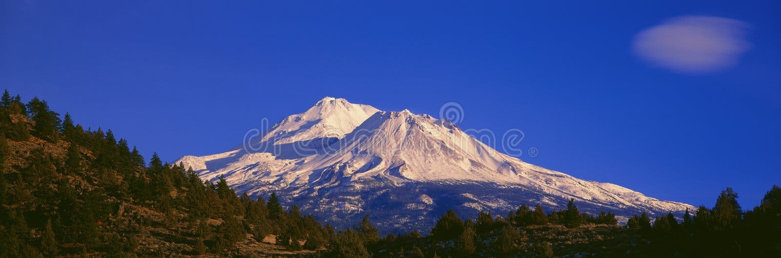 Full Moon Over Mount Shasta Stock Photo - Image of fall, northwest ...