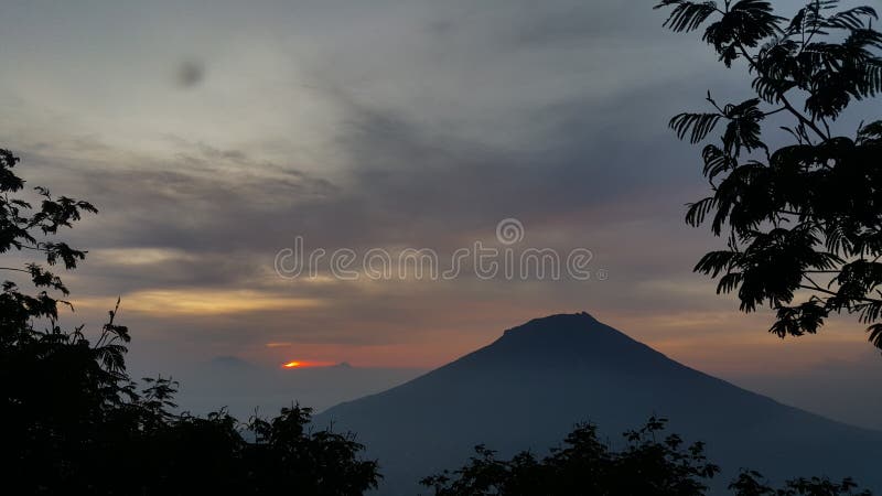 Mount of Sindoro Java Indonesia Stock Photo - Image of sunrise, mount ...