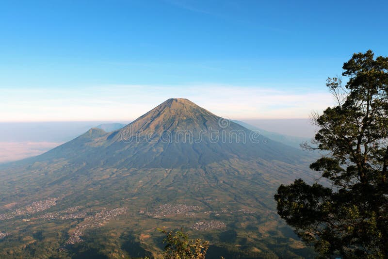 Sindoro Volcano in Central Java Stock Photo - Image of volcano, cone: 96161684