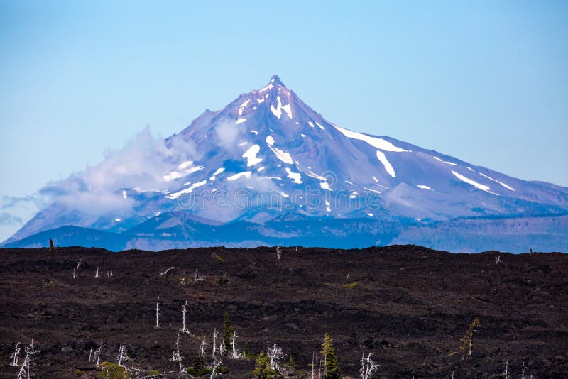 Mount Washington and a River of Lava from the Summit of McKenzie Pass ...
