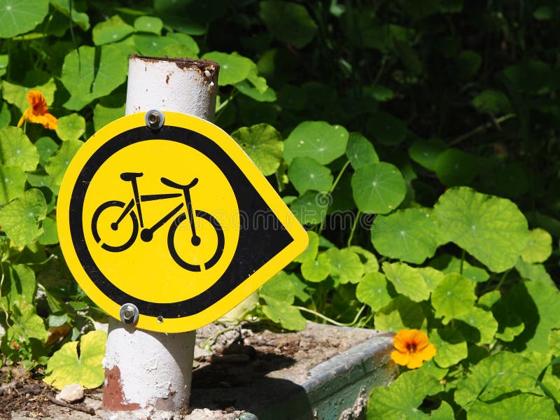 Mountain Bike Trial Sign stock photo. Image of country - 176005312
