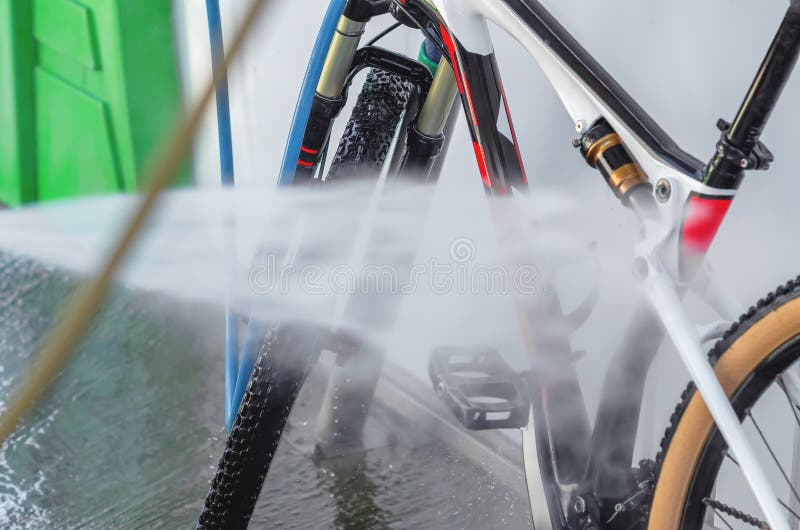 Mountain Bike Water Jet White Frame Background Stock Photos - Free ...
