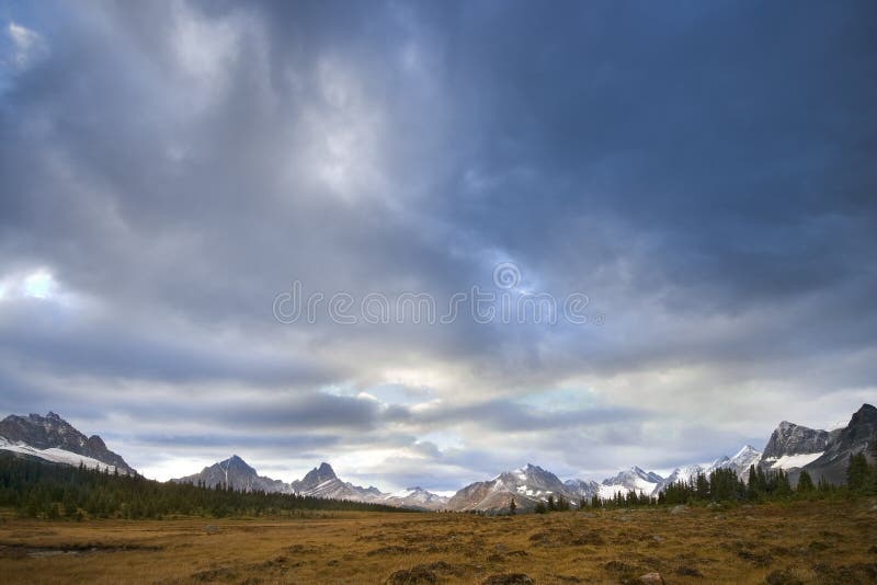 Mountain range at dawn stock image. Image of canada, valley - 14173663
