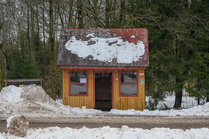 Mountain snowy bus stop. stock image. Image of cold - 209410731