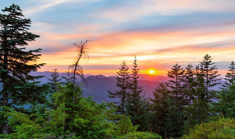 Mountain Sunset in Washington State Stock Photo - Image of beautiful ...