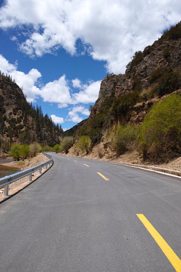 Mountain trafficway stock image. Image of asphalt, traffic - 32038227