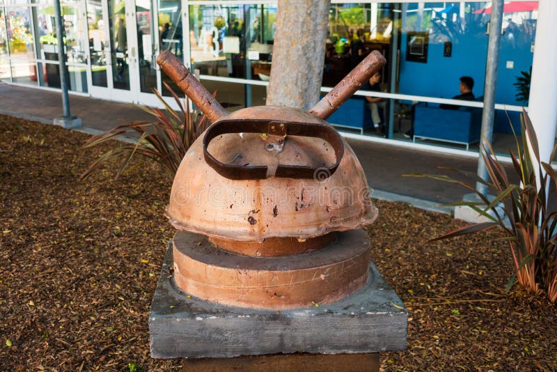 Android Statue in Googleplex Headquarters Main Office Editorial Stock ...