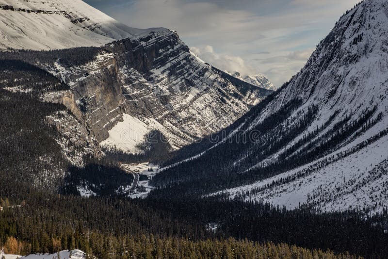 Mountains Cirrus Mountain Viewpoint, Icefields Parkway, Alberta, Canada ...