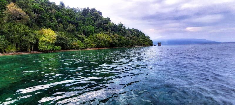 Mountains and the Sea are Two Natural Elements that Have Striking ...