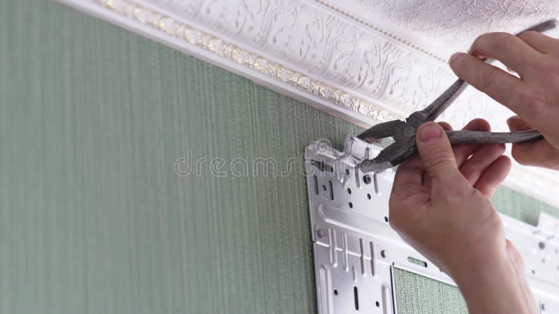 Mounting Bar for the Installation of the Indoor Unit of the Split ...