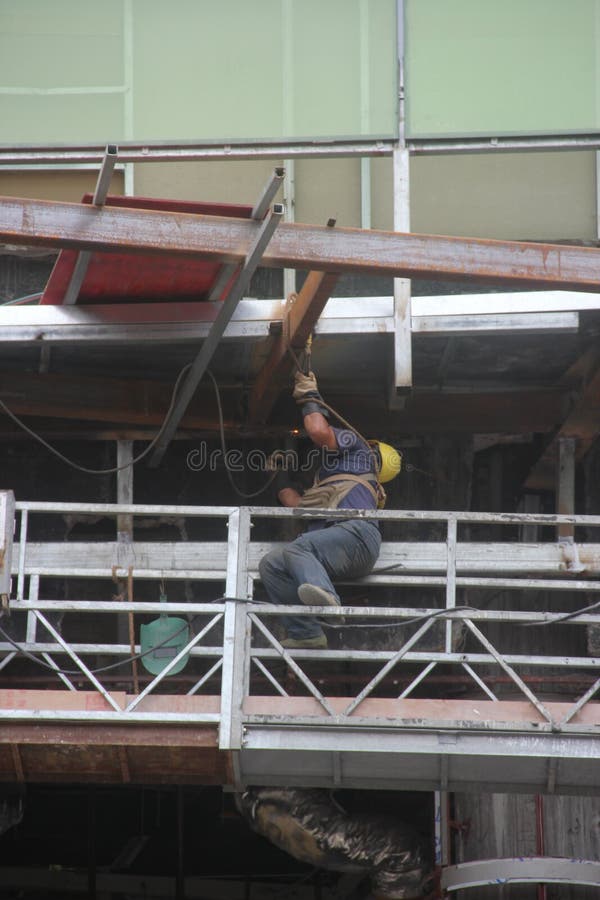 The Mounting Member of Workers in SHENZHEN Editorial Image - Image of ...