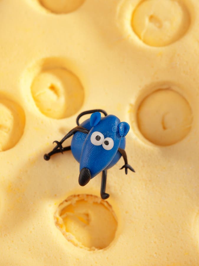Mouse on Cheese Fondant Cake Stock Image - Image of cooked, handmade ...