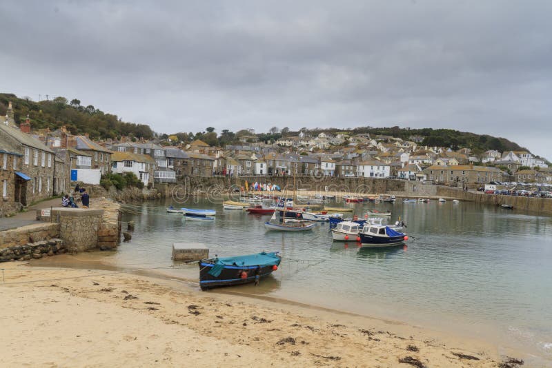 Mousehole cornwall editorial stock photo. Image of coast - 67545558