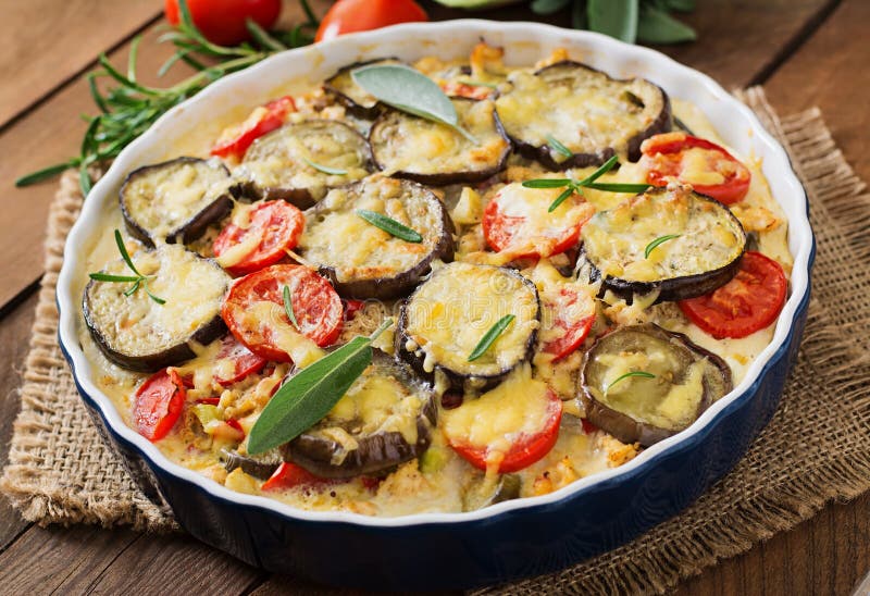 Moussaka - Un Plat Grec Traditionnel Photo stock - Image du gratin ...