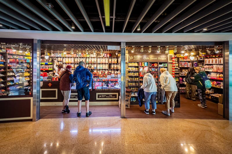 Hong Kong-Mr Simms editorial image. Image of peak, store - 317012695