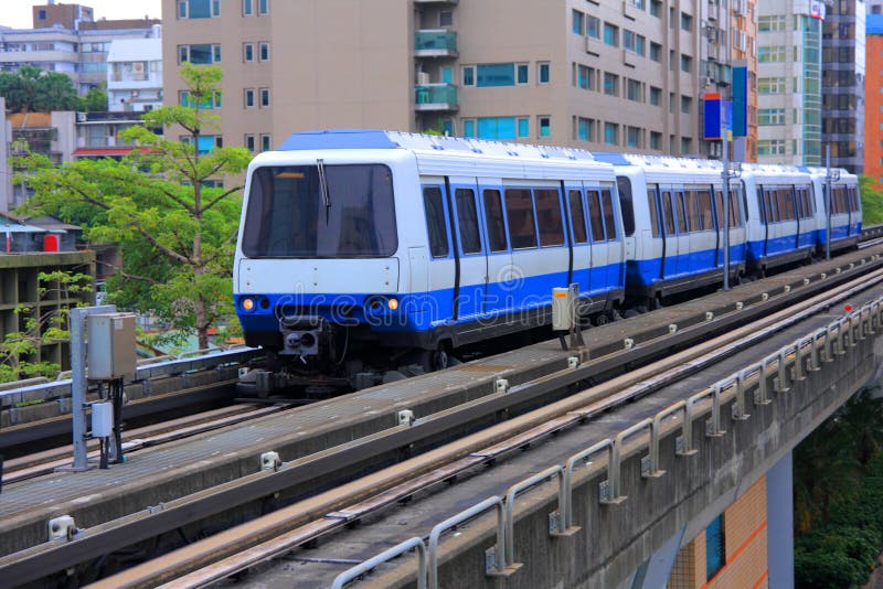 MRT VAN TAIPEH TREIN stock foto. Image of metro, snel - 7768462