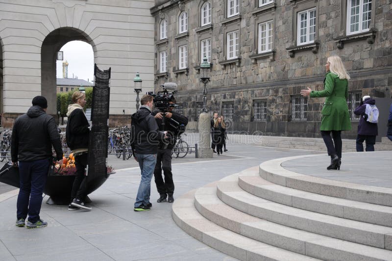 Ms GIORNALISTA DI METTE HYBEL Fotografia Editoriale - Immagine di ...