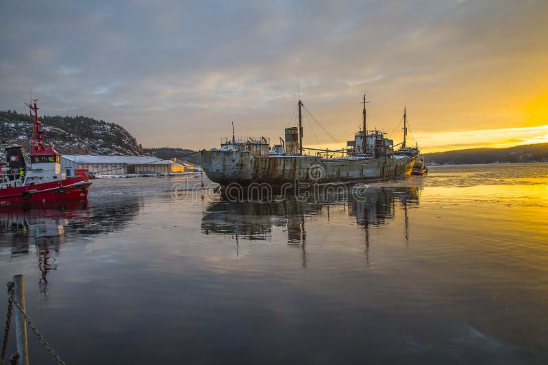 Ms hamen being towed stock image. Image of europe, ocean - 28169995