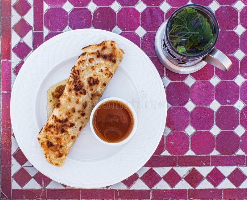 Traditionelle Marokkanische Msemen Stockbild - Bild von marokko ...