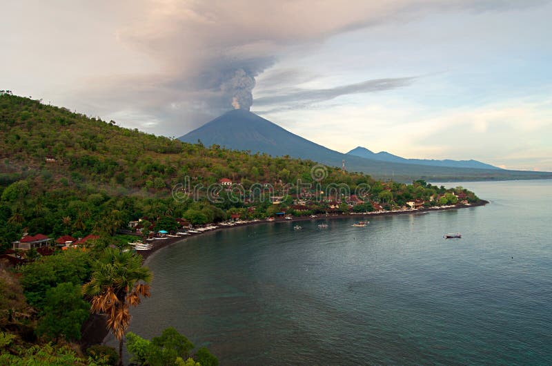 Mt Agung Wulkanu Erupcja W Bali - 25 - 27 Listopad 2017 Zdjęcie Stock ...