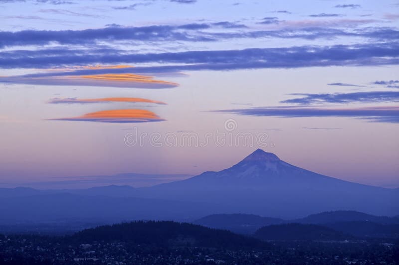 Mt Hood- Oregon, USA stock image. Image of dawn, architectural - 2222657