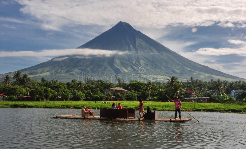 MT.MAYON albay phillipines editorial stock photo. Image of verry - 95654773