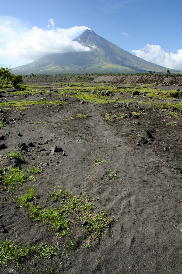 Mount Mayon Volcano Luzon Philippines Stock Image - Image of church ...