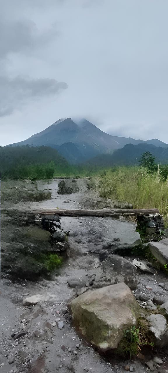 Mt merapi after eruption stock image. Image of plateau - 266159355