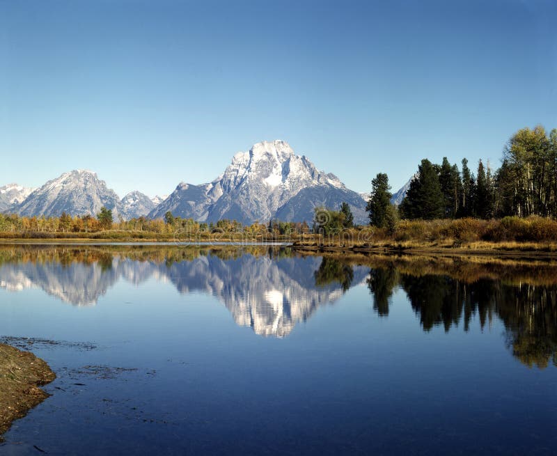 Mt.Moran and Oxbow Bend stock photo. Image of season - 18966344
