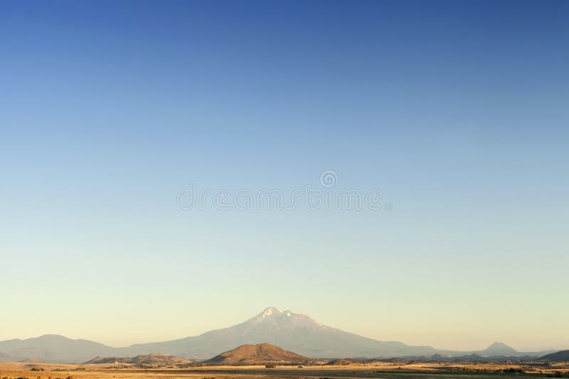 Mt. Shasta Northern Sunset stock image. Image of valley - 87640093