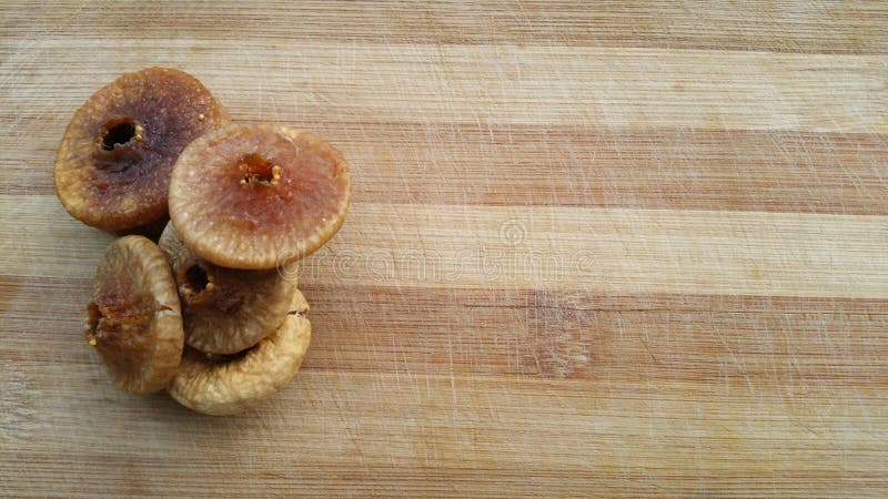Mucchio secco del fico immagine stock. Immagine di spuntino - 75539583