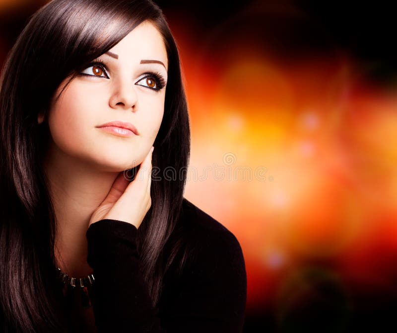 Muchacha Bonita Con El Pelo Largo Foto de archivo - Imagen de lustre ...