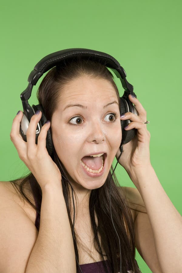 Música Ruidosa Que Escucha De La Mujer Imagen de archivo - Imagen de ...