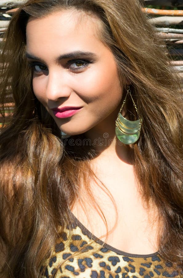 Muchacha Hermosa Del Retrato Imagen de archivo - Imagen de lindo ...