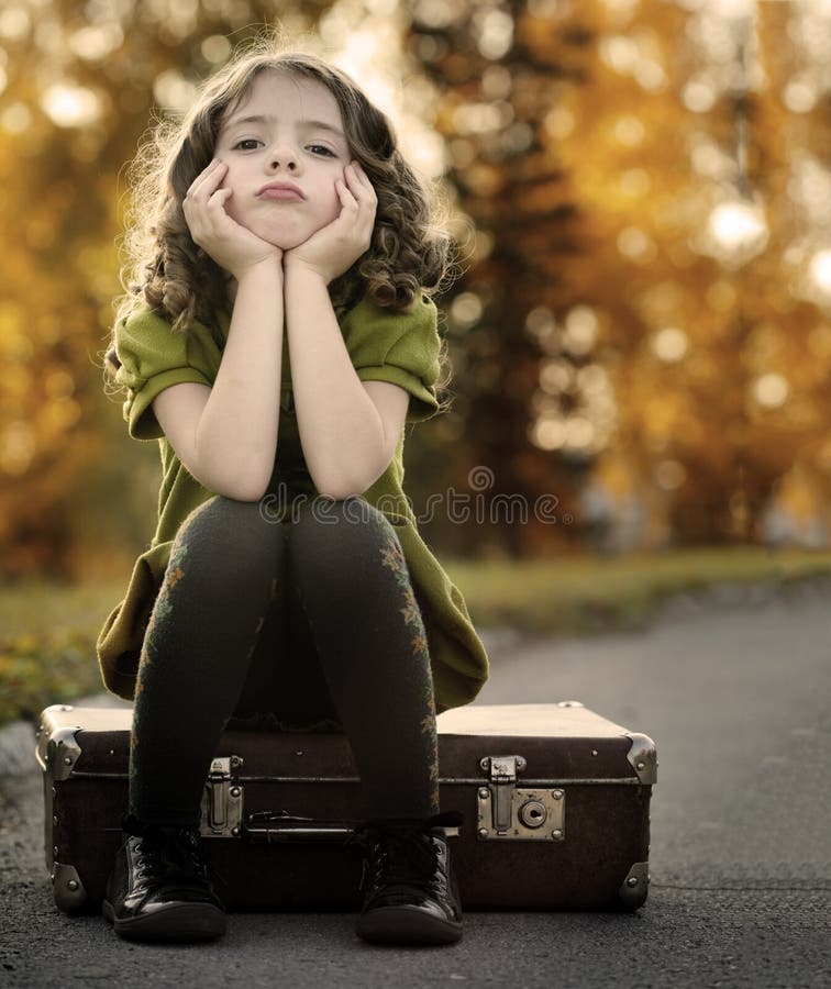 Muchacha resentida imagen de archivo. Imagen de contemplar - 4113099