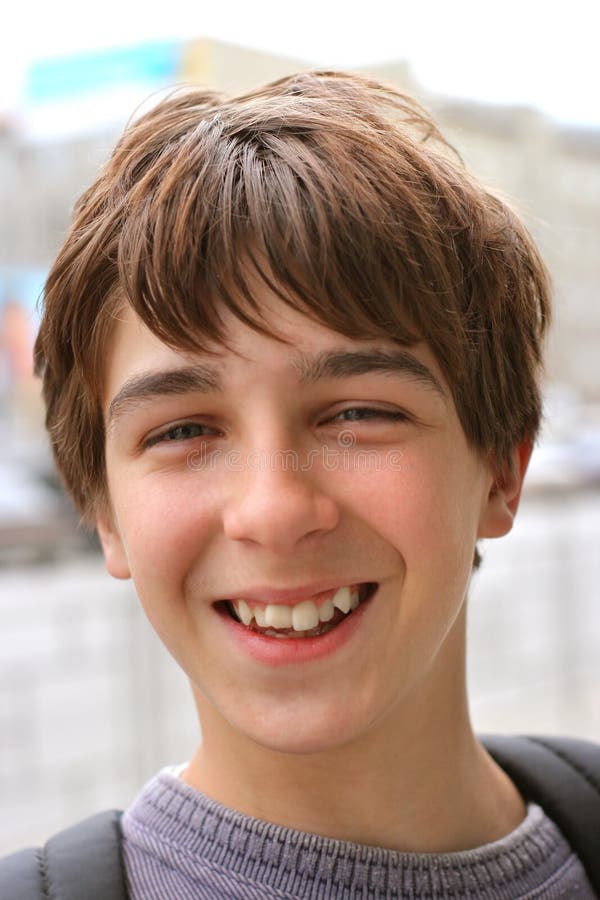 Muchacho de ciudad foto de archivo. Imagen de esperanza - 6258948