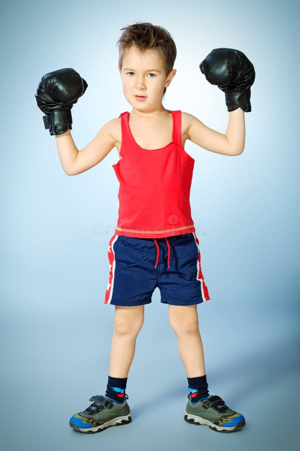 Muchacho fuerte imagen de archivo. Imagen de actividad - 28591099