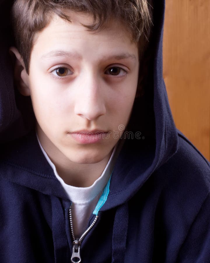 Muchacho inseguro imagen de archivo. Imagen de ansiedad - 19341197