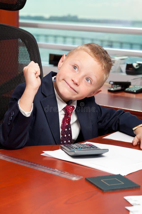 Persona linda torpe foto de archivo. Imagen de impar - 135602314