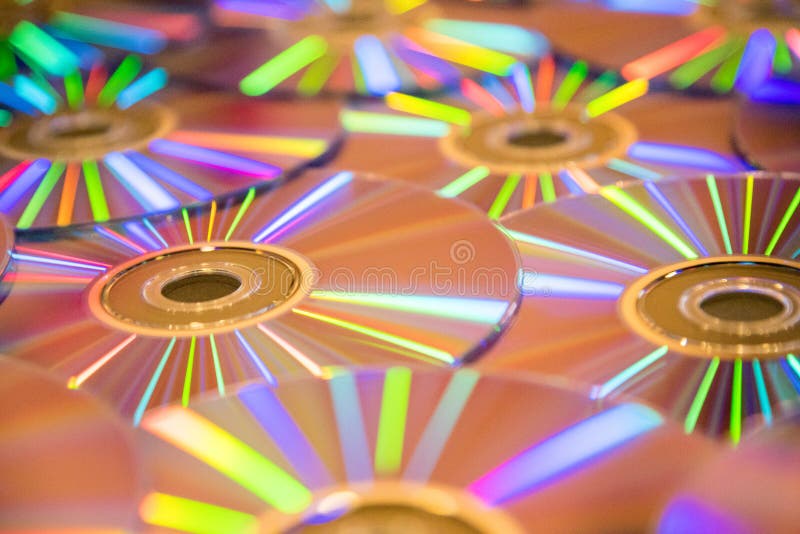Muchos Discos Compactos Musicales Con Un Espectro De Colores Arcoiris ...