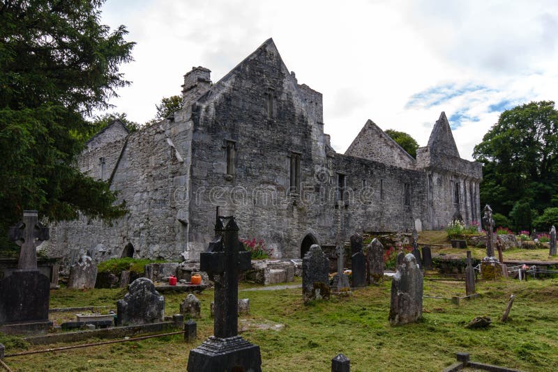 Muckross Abbey Killarney stock photo. Image of lough - 79112076
