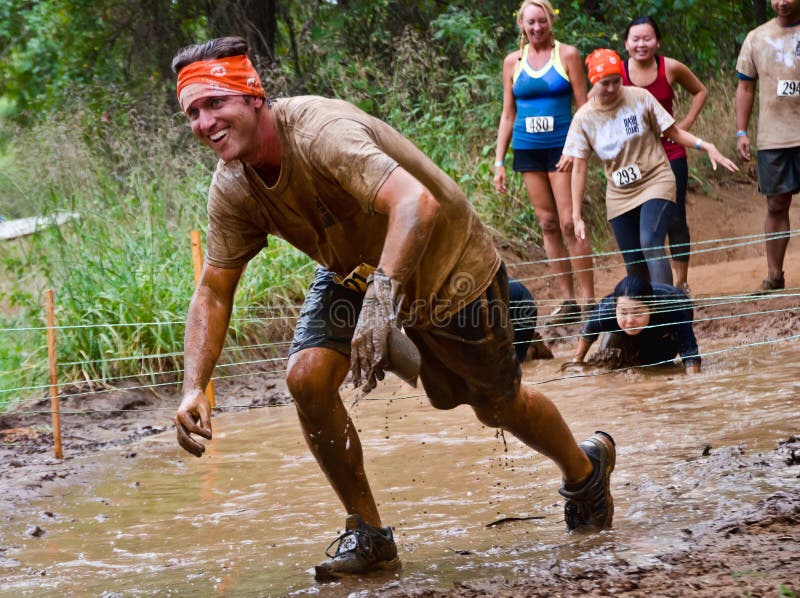 Mud run race editorial image. Image of obstacle, participant - 33331510