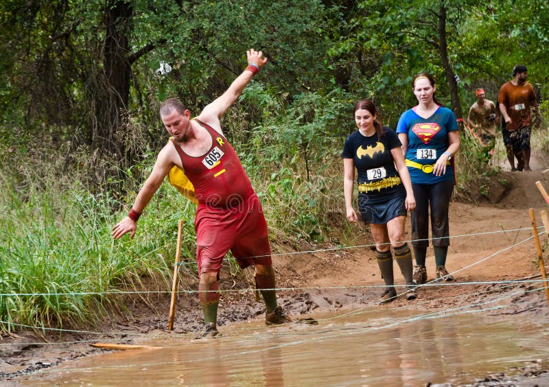 Mud run race editorial image. Image of obstacle, participant - 33331510
