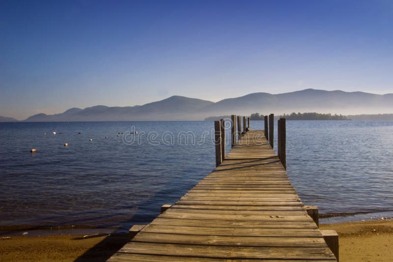 Muelle al lago George imagen de archivo. Imagen de adirondamiento - 3634061