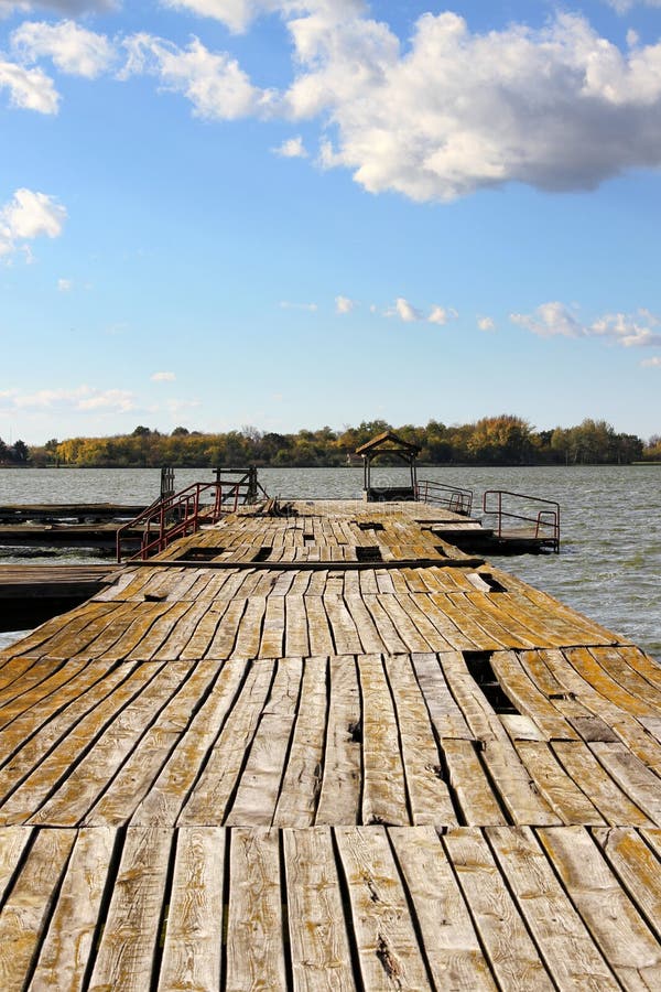 Muelle del lago imagen de archivo. Imagen de perspectiva - 35333041