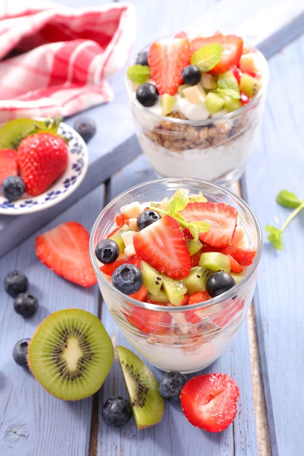Muesli and fruits stock image. Image of dessert, berry - 69169155