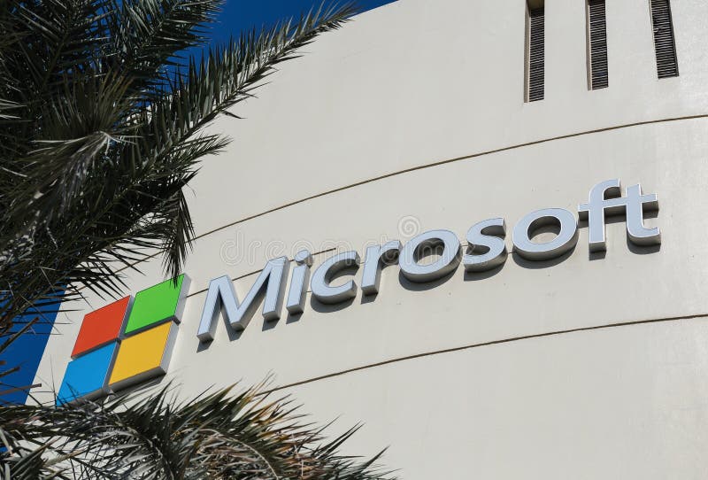 Muestra De Microsoft En El Edificio De Oficinas En Dubai Imagen ...