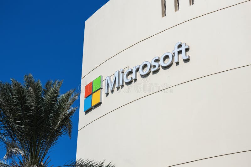 Muestra De Microsoft En El Edificio De Oficinas En Dubai Foto de ...