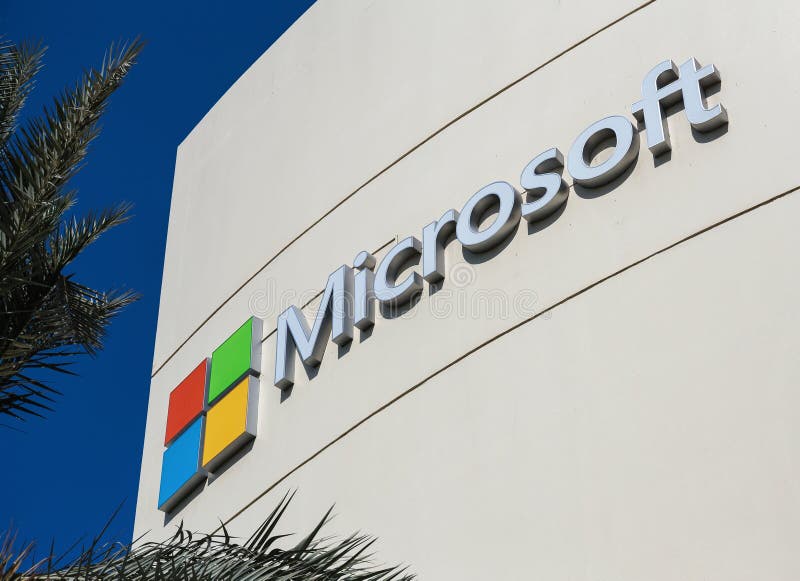 Muestra De Microsoft En El Edificio De Oficinas En Dubai Foto de ...