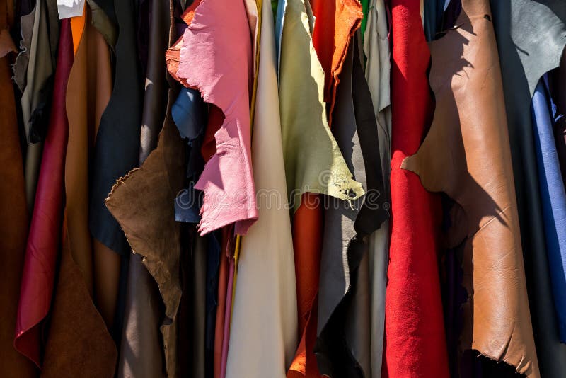 Muestras De Cuero Natural De Diversas Sombras Del Color Imagen de ...